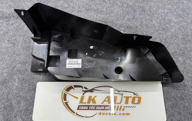 Ốp gầm dưới vế phải cản sau Landcruiser LC300 Trung Đông